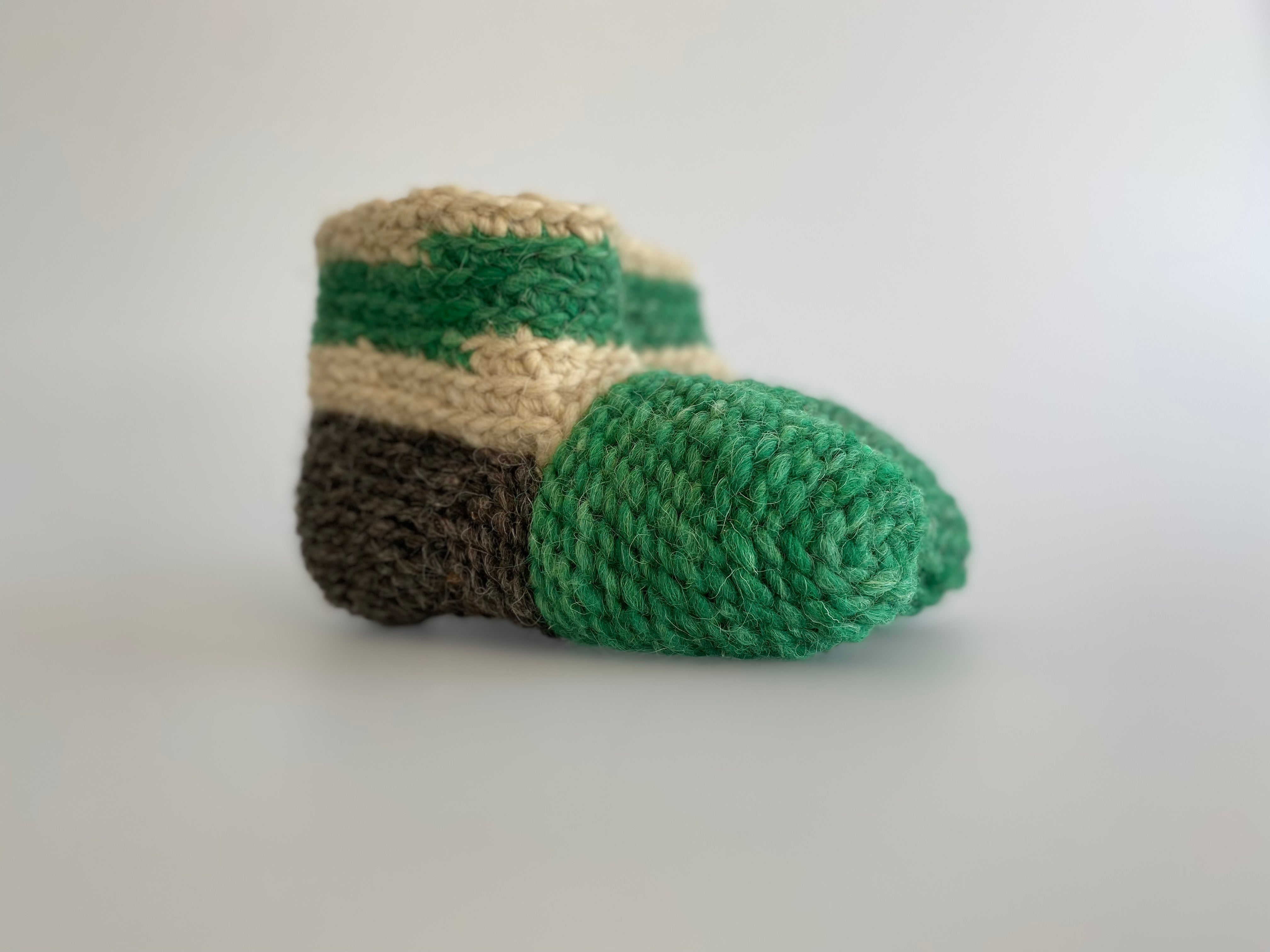 Super quality goods from 100% merino wool. Socks, slippers, blankets ...
